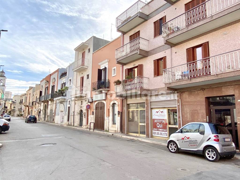 Locale commerciale via Bari 51, Valenzano, Rif. 103271438 - Immobiliare.it