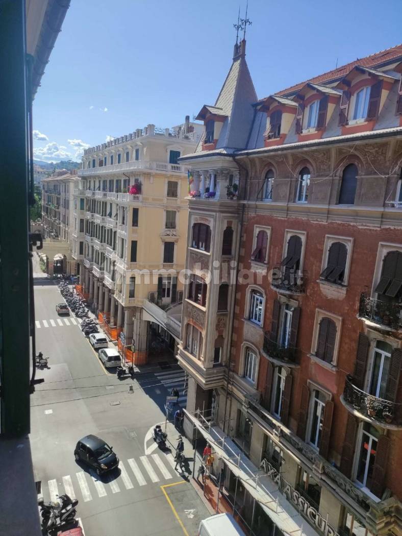 Trilocale via Pietro Paleocapa 20, Centro Storico, Savona