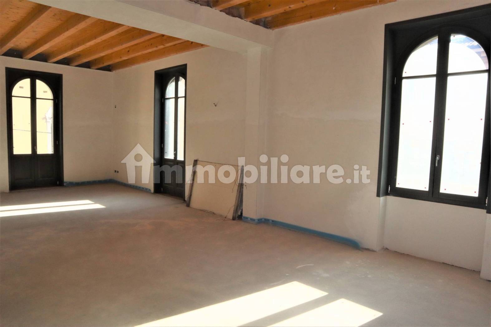 Appartamento nuovo, primo piano, Centro Storico, Verona