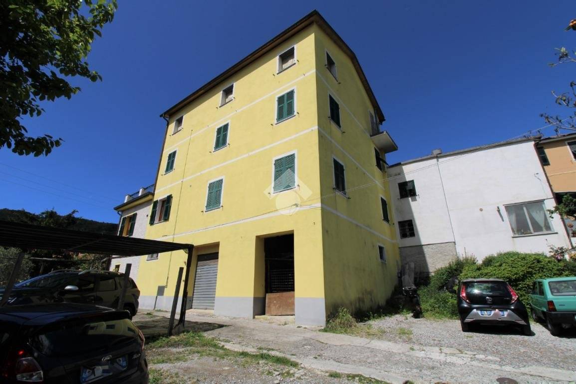 Quadrilocale nuovo, terzo piano, Caperana, Chiavari