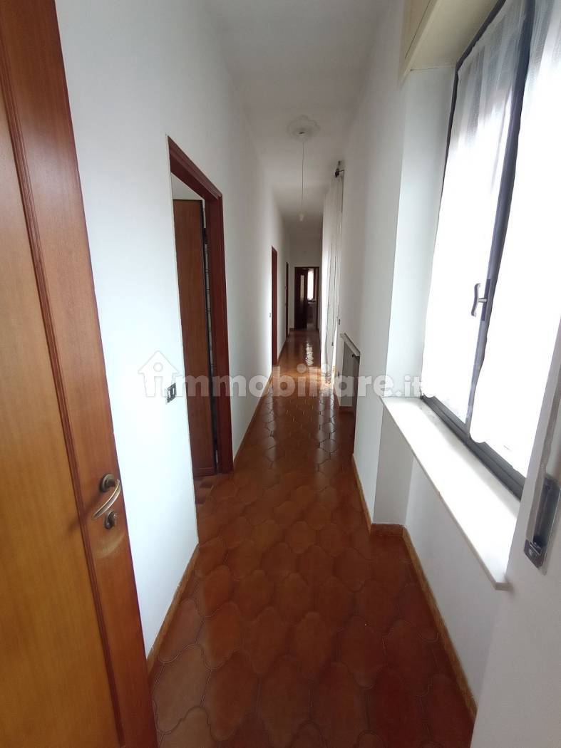 Trilocale buono stato, secondo piano, Centro, Oleggio