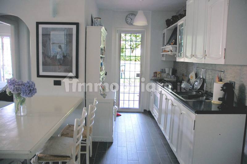 Bilocale via dalla Chiesa Carlo Alberto, Centro, Capranica