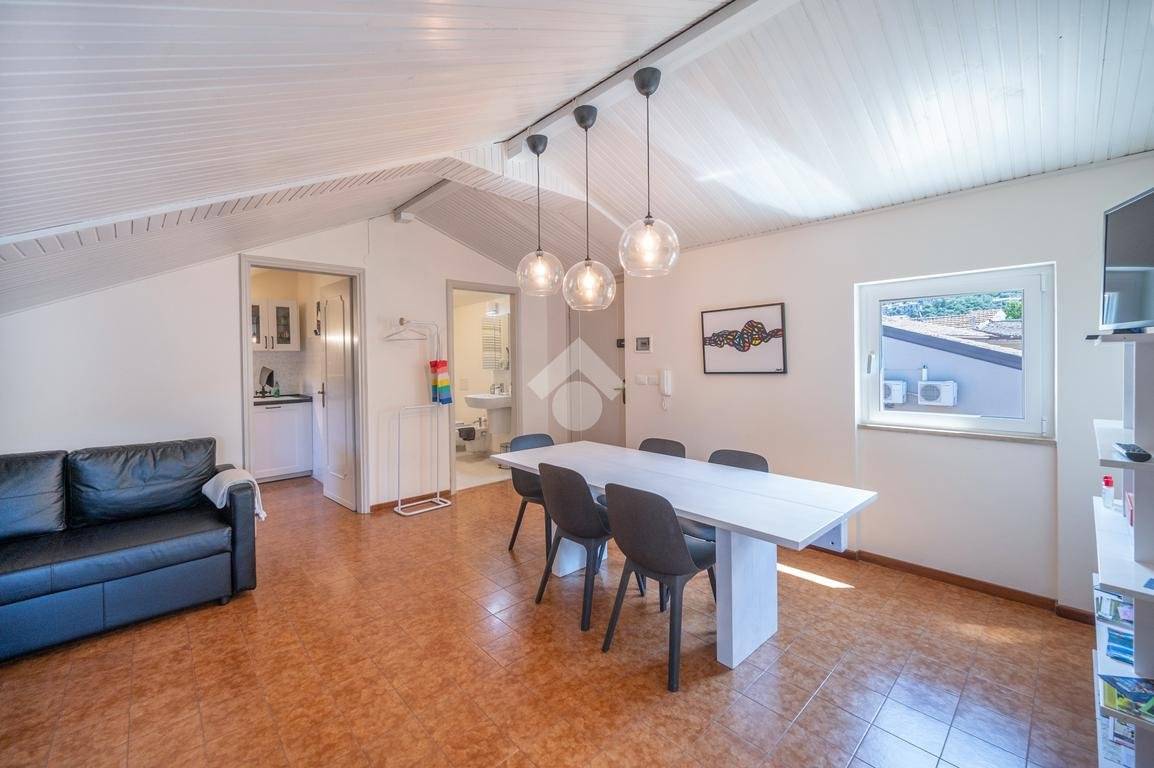 Bilocale vicolo Fosse, Centro, Torri del Benaco