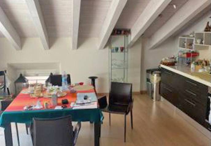 Quadrilocale via Camillo Benso di Cavour 20, Centro, Mantova