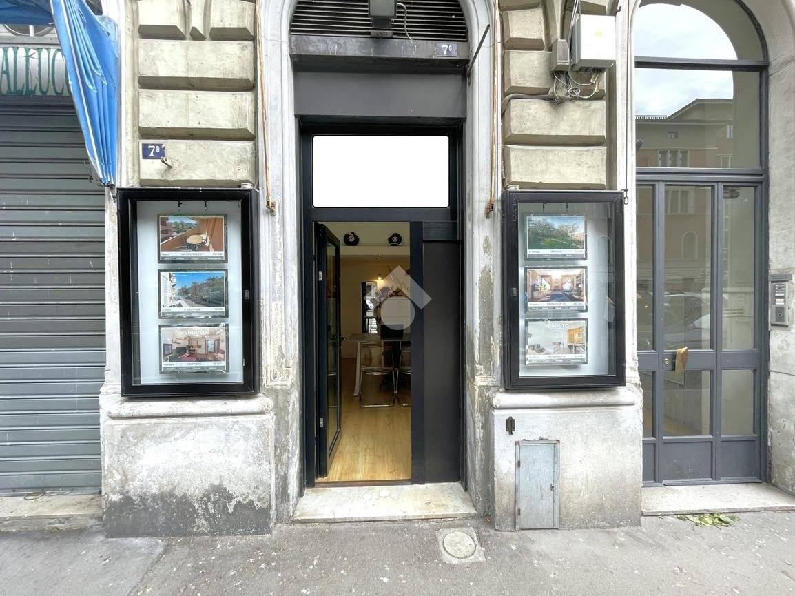Locale commerciale in Vendita