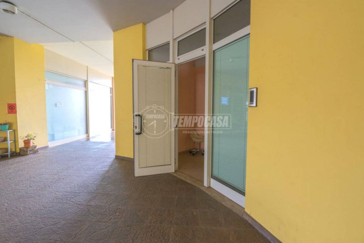 Locale commerciale in Vendita