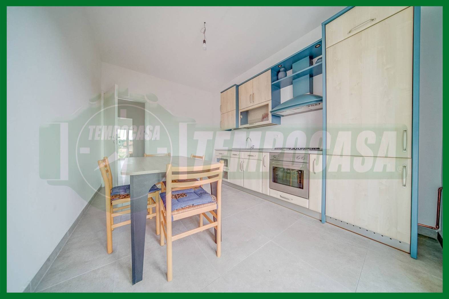 Quadrilocale viale Ticino 67, Centro, Gavirate