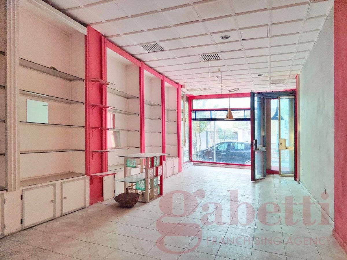 Locale commerciale in Vendita