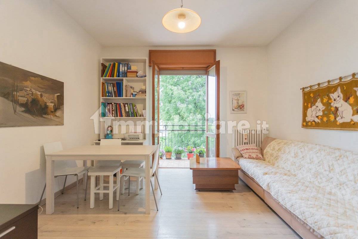 Trilocale via Casati, 37, Centro, Muggiò