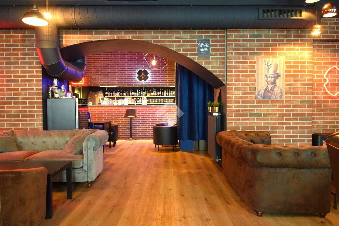 Cocktail bar in Vendita