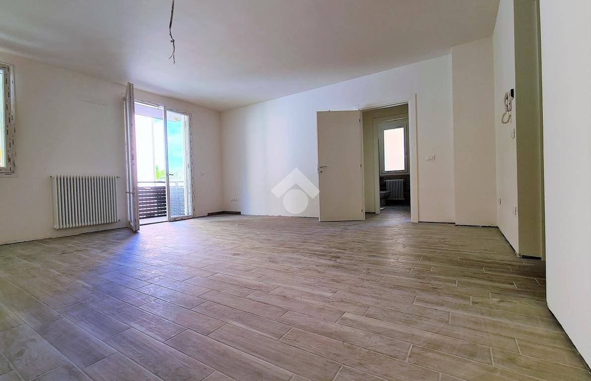 Trilocale ottimo stato, piano rialzato, Cerese, Borgo Virgilio