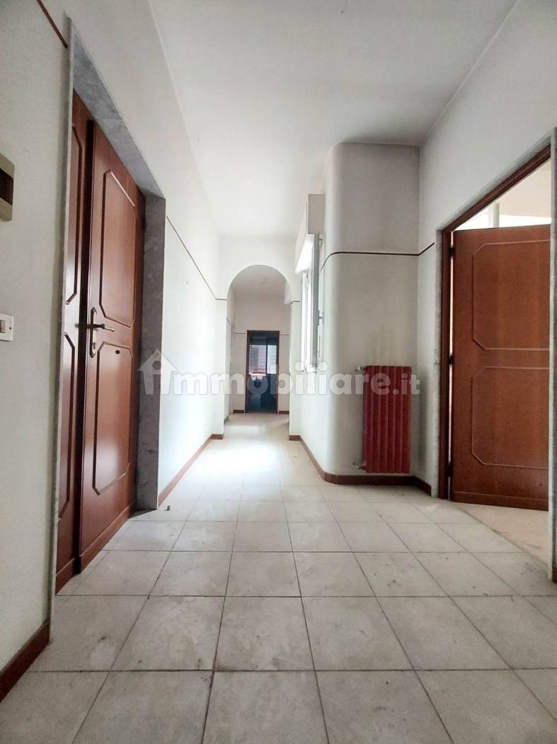 Appartamento da ristrutturare, primo piano, Centro, Andria