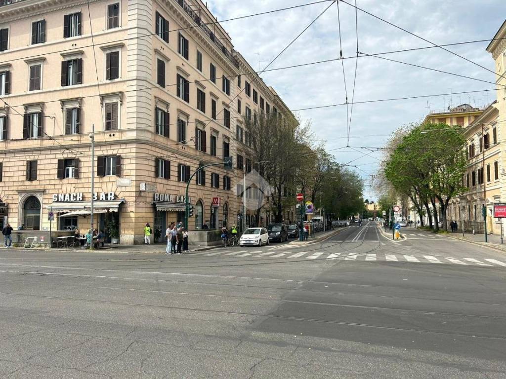 Locale commerciale viale Manzoni 29, Roma, Rif. 103314430 - Immobiliare.it