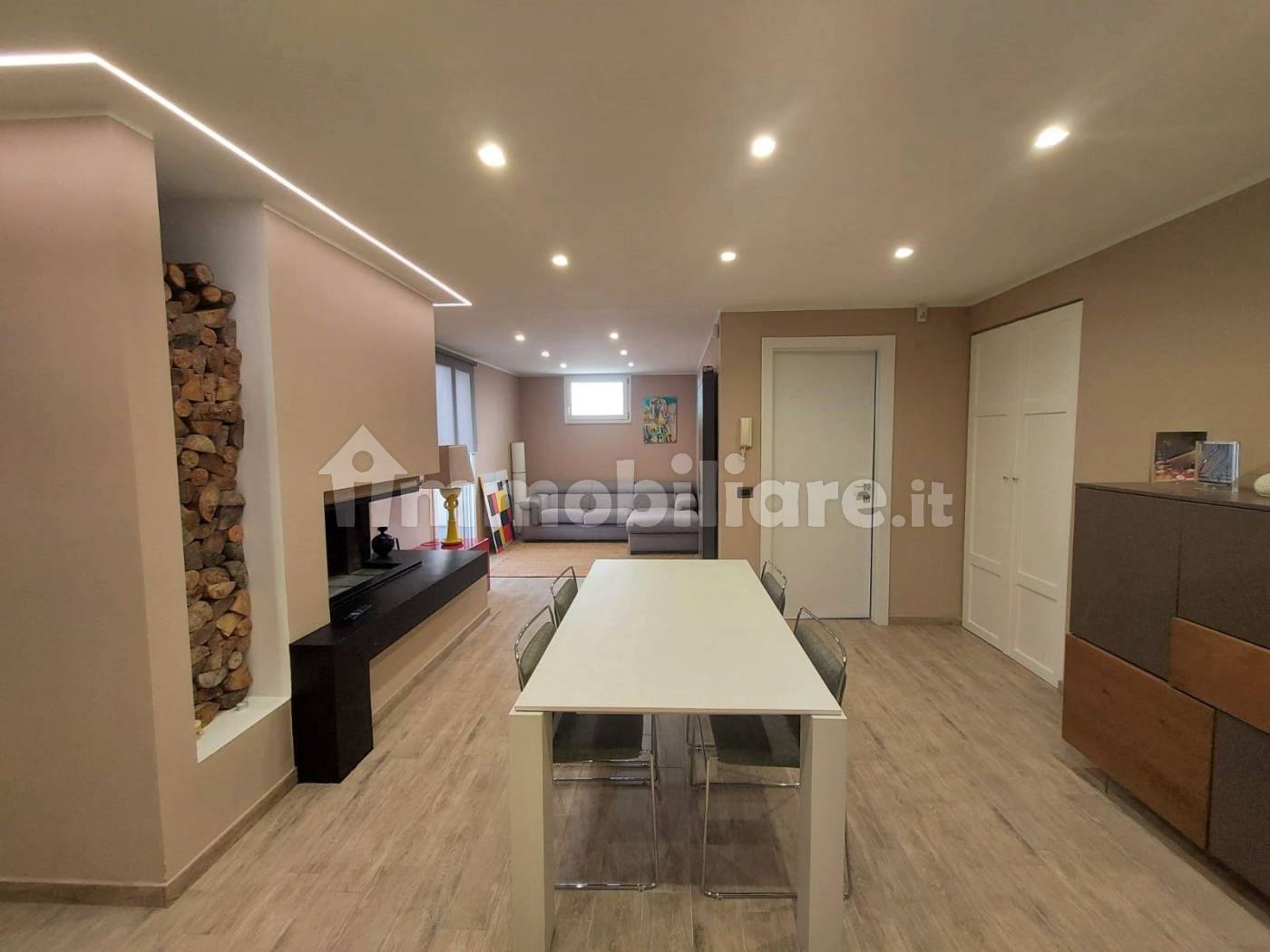 Quadrilocale via Bari 4, Adelfia