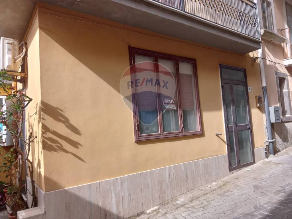 Vendita Terratetto plurifamiliare in via Gissara 10 Buccheri. Da ...