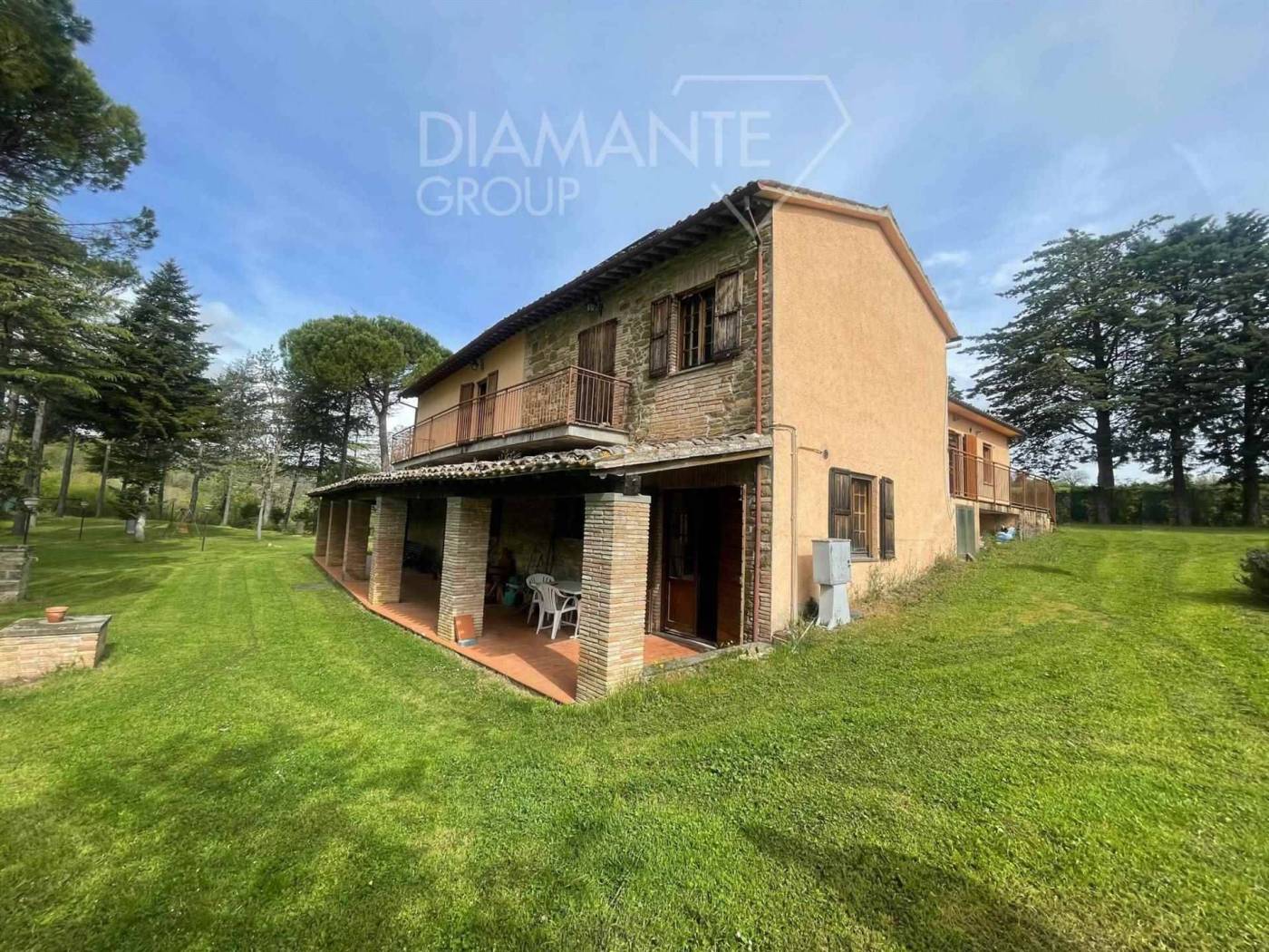 Locale commerciale in Vendita