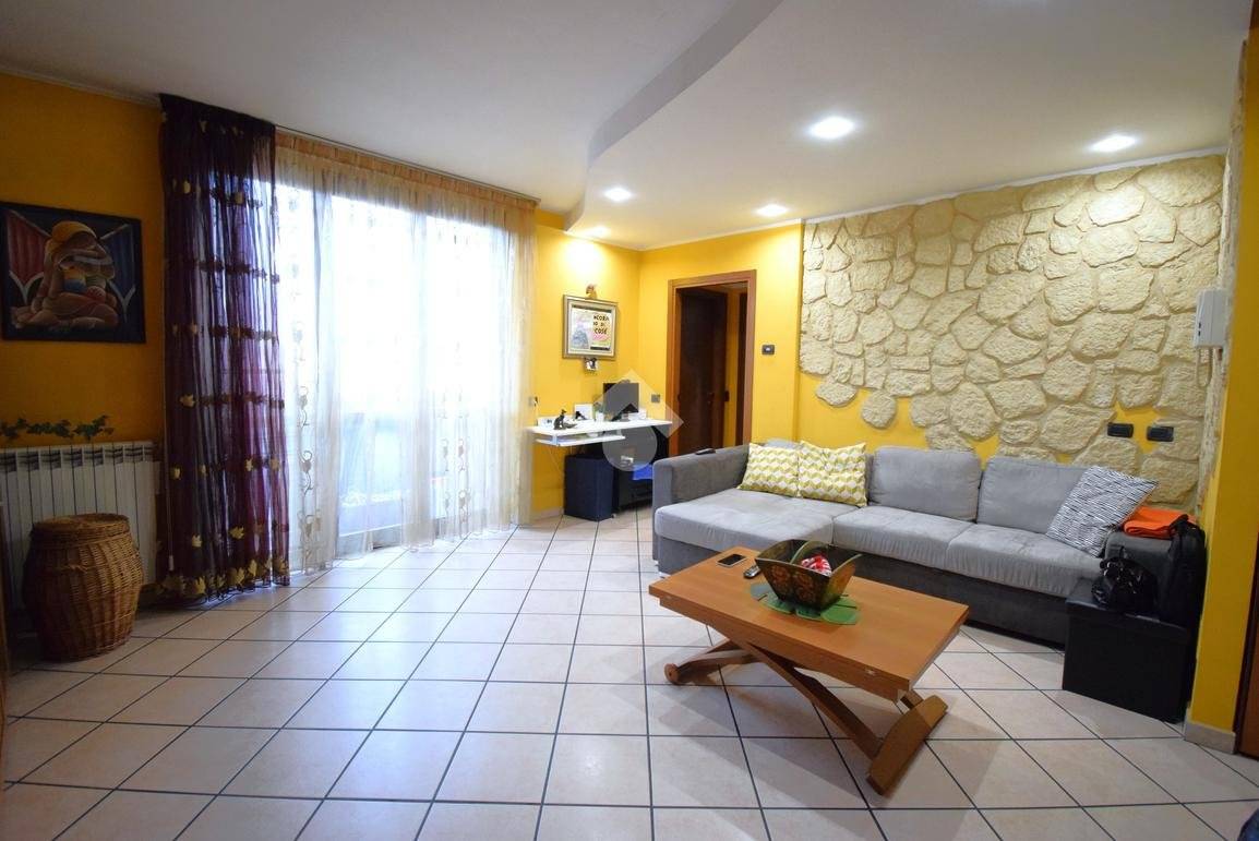 Trilocale via per Imbersago, Centro, Brugherio