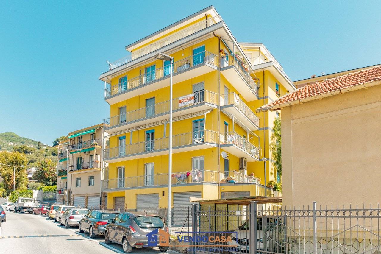 Quadrilocale via degli Oleandri 42, Parco San Rocco, Tetti Rossi, Loreto, Alassio