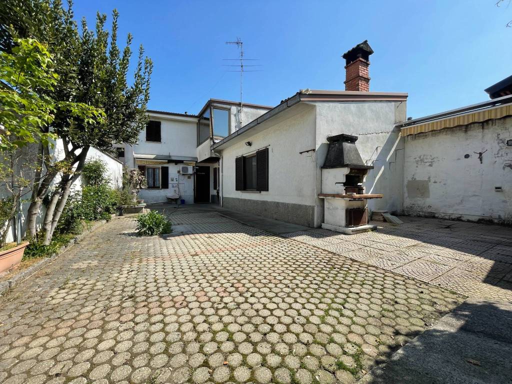 Vendita Villa a schiera in via 25 Aprile 15 Persico Dosimo. Da ...