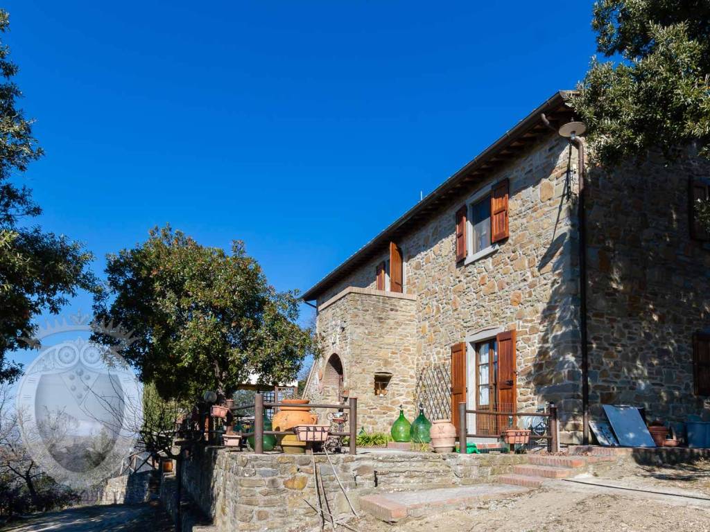 Sale Farmhouse in Case Sparse Cegliolo 98E Cortona. Good condition, 231 ...