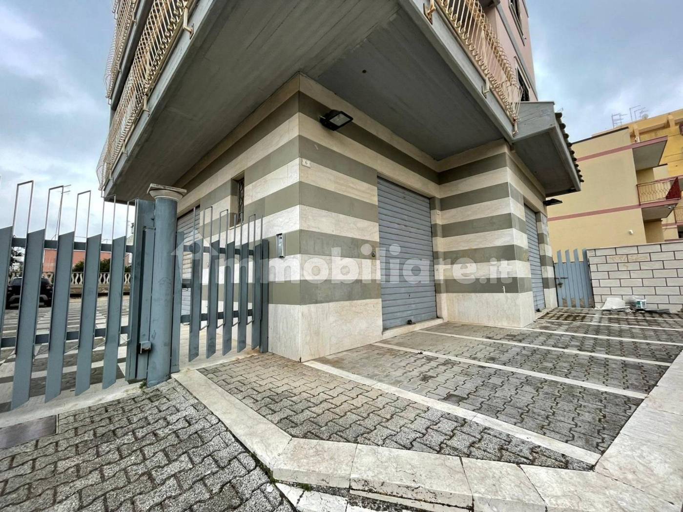 Locale commerciale in Vendita