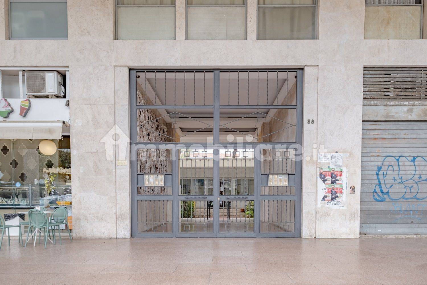 Trilocale piazza San Giovanni Bosco 38, Cinecittà, Roma