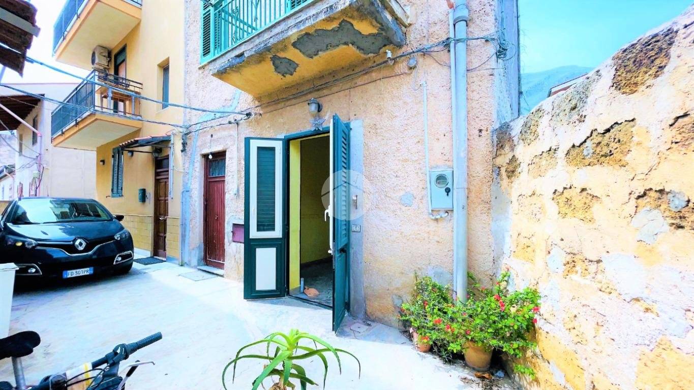 Trilocale piazzetta Greco 1, Ciaculli, Palermo