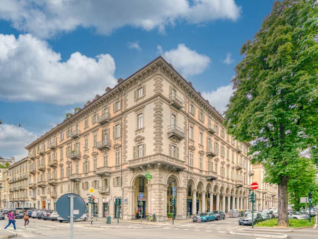 Vendita Appartamento Torino. Trilocale in corso Vinzaglio 31. Da ...