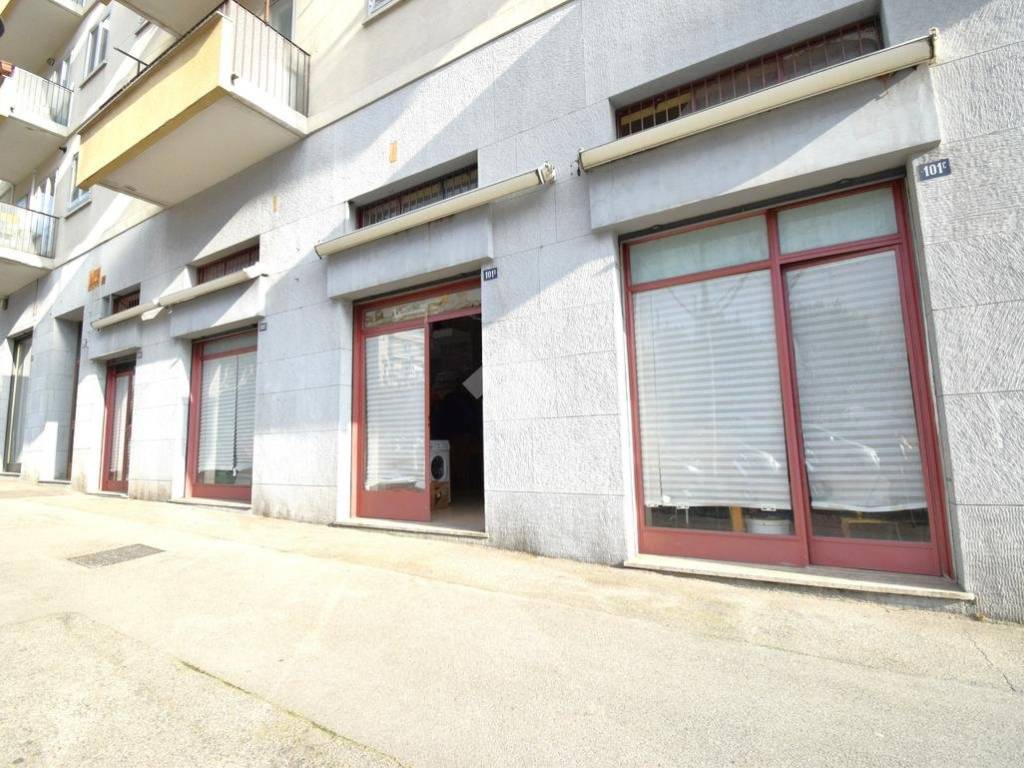 Locale commerciale via Antonio Baiamonti 101, Trieste, Rif. 103350154 - Immobiliare.it