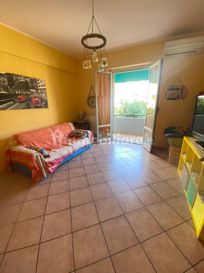 Quadrilocale ottimo stato, primo piano, Villetta, Valloria, Savona