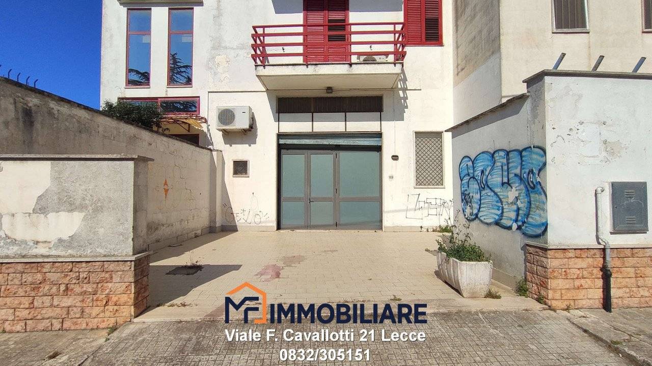 Locale commerciale in Vendita
