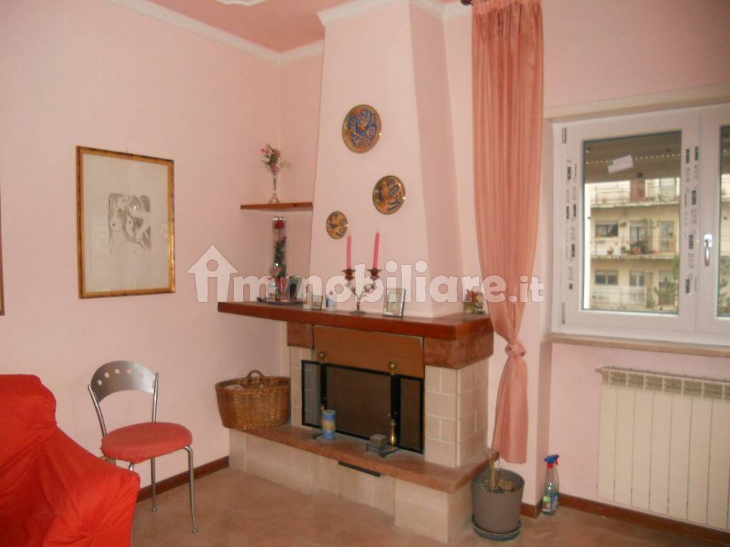 Appartamento buono stato, terzo piano, Centro, Avezzano