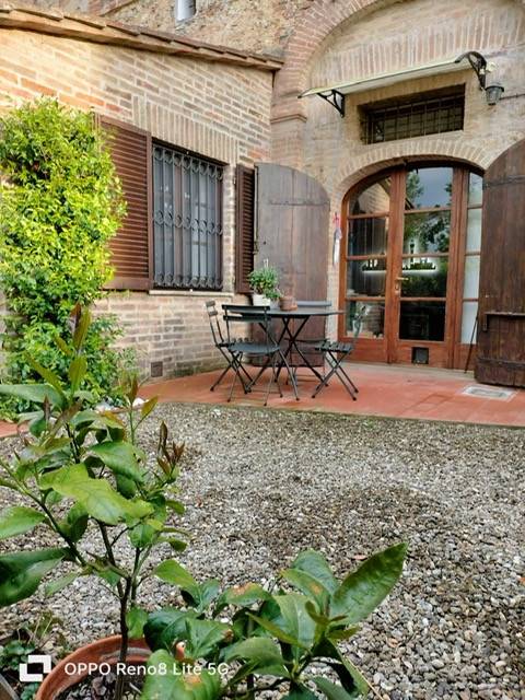 Trilocale Strada Statale di Ponente 166, Costalpino - Costafabbri, Siena