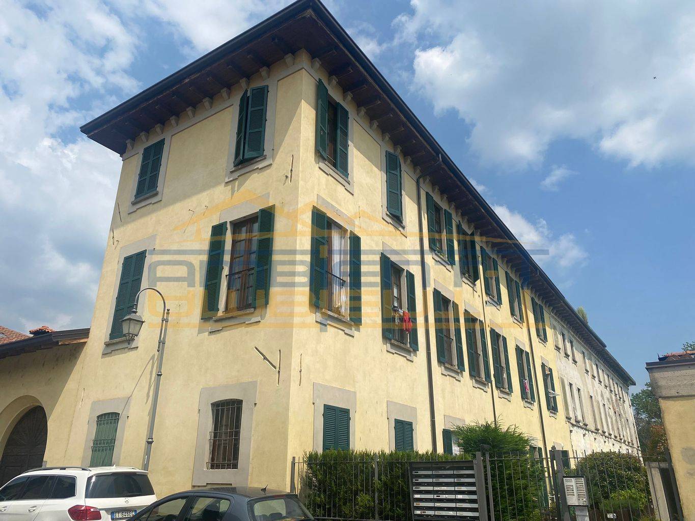 Trilocale via Alessandro Volta 2, Sartirana, Cassina, Cicognola, Sabbioncello, Merate