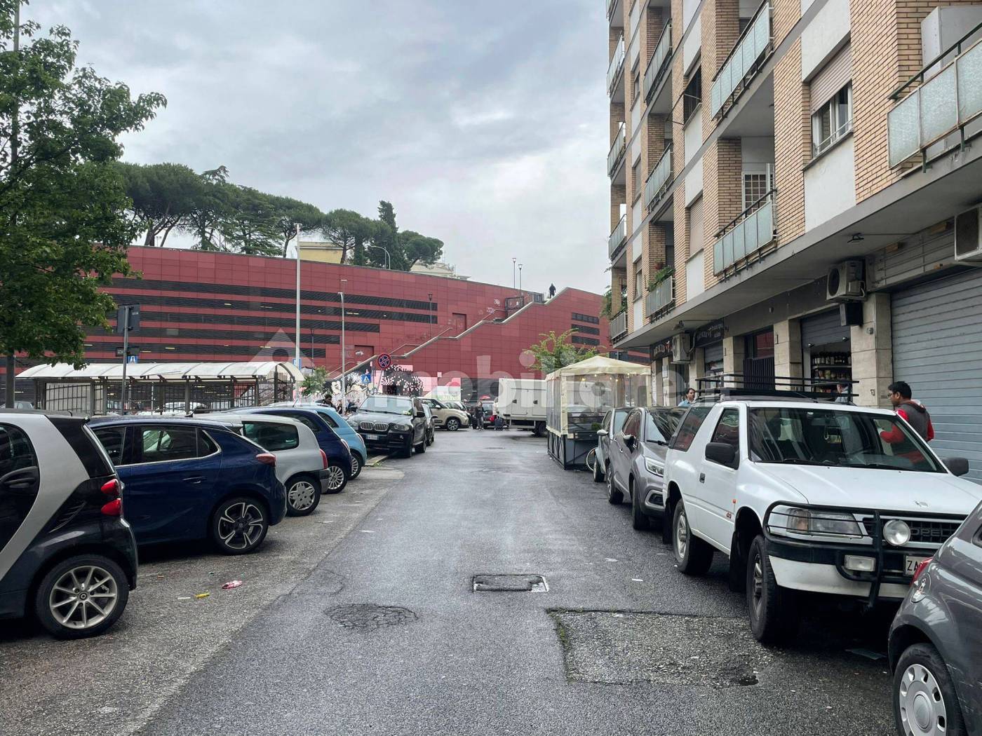 Locale commerciale in Vendita