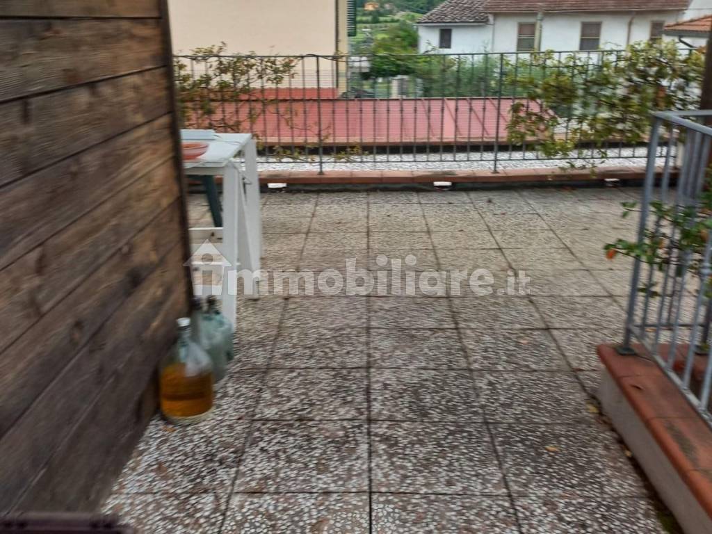 Vendita Villa bifamiliare in via Pisa Montopoli in Val d'Arno. Buono stato, posto auto, con ...