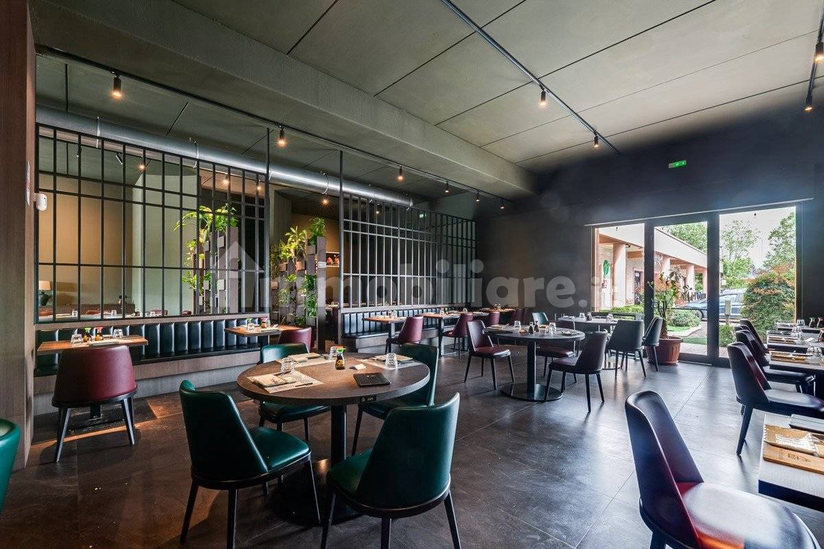 Locale commerciale in Vendita