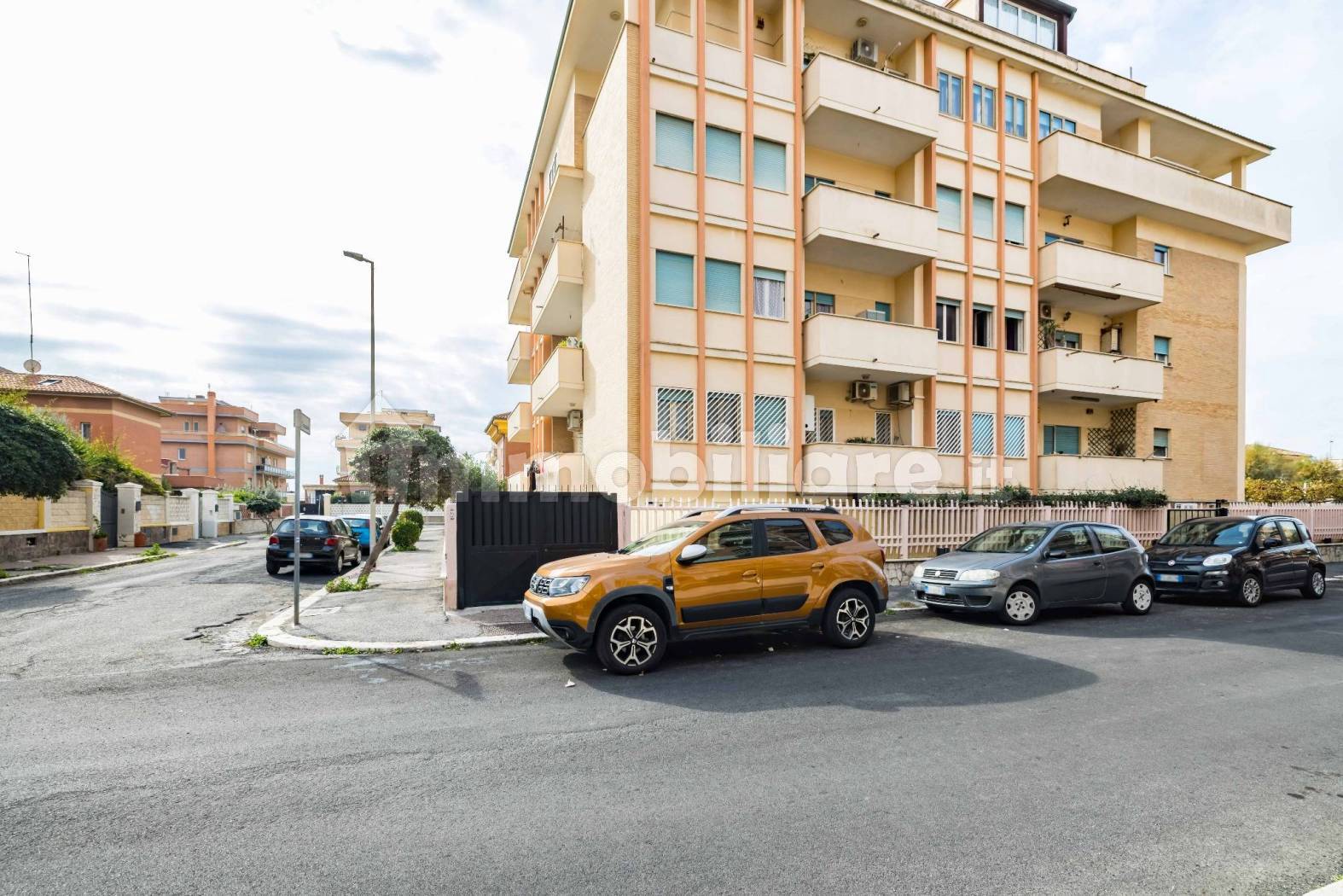 Trilocale via della Santabarbara, Ostia Ponente, Roma