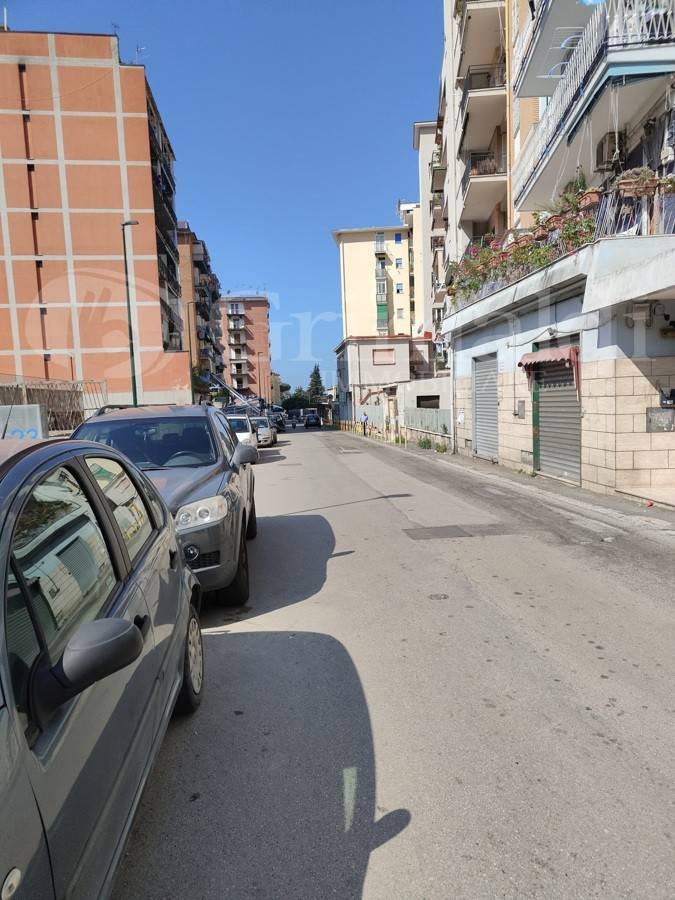 Locale commerciale in Vendita