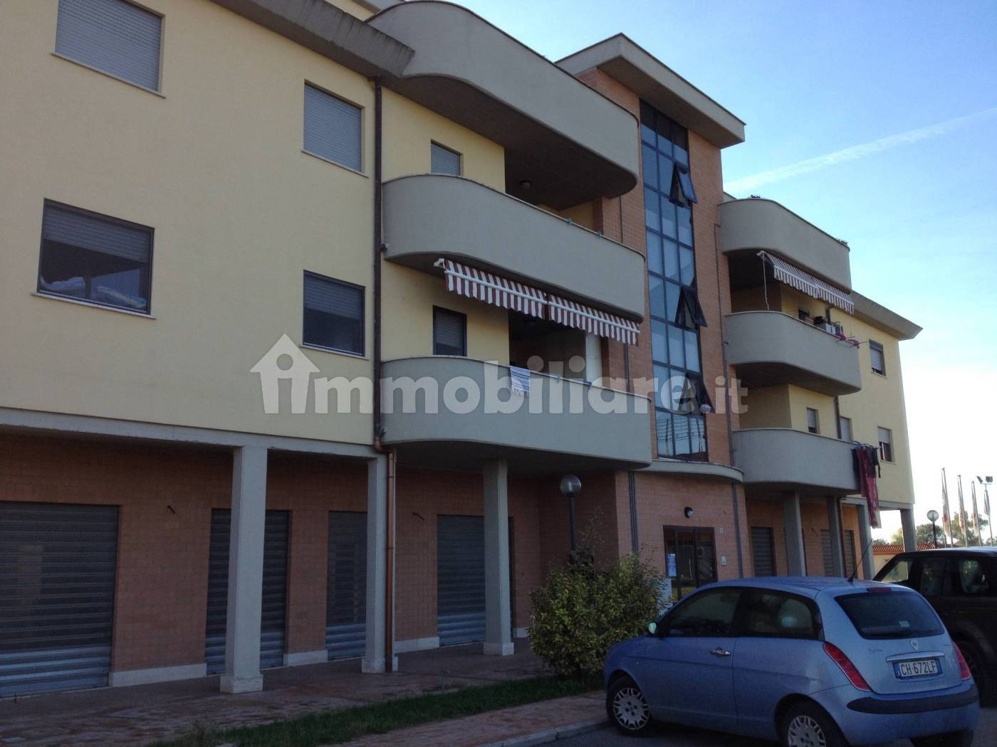 Locale commerciale in Vendita