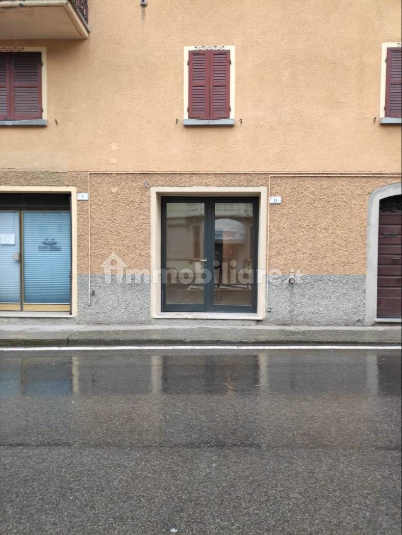 Locale commerciale in Vendita