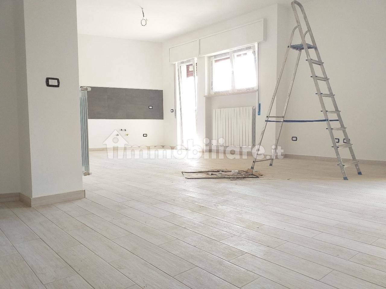 Trilocale ottimo stato, piano rialzato, Centro, Cremona