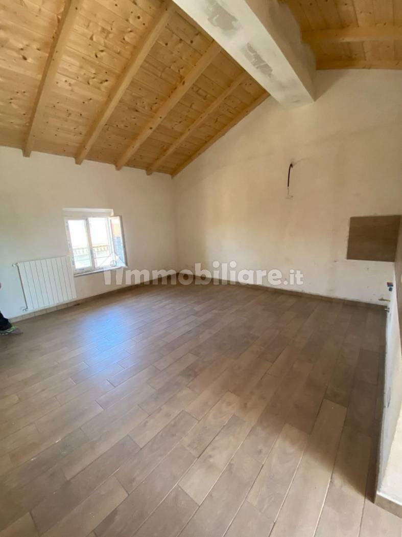 Trilocale via Alessandro Volta 2, Centro, Trecate