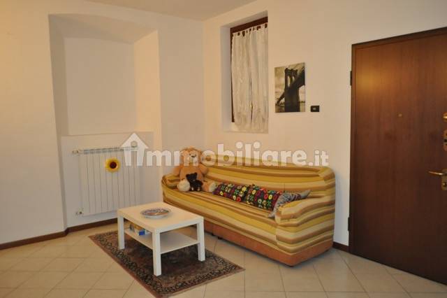 Bilocale via Giuseppe Mazzini 25, Pusiano