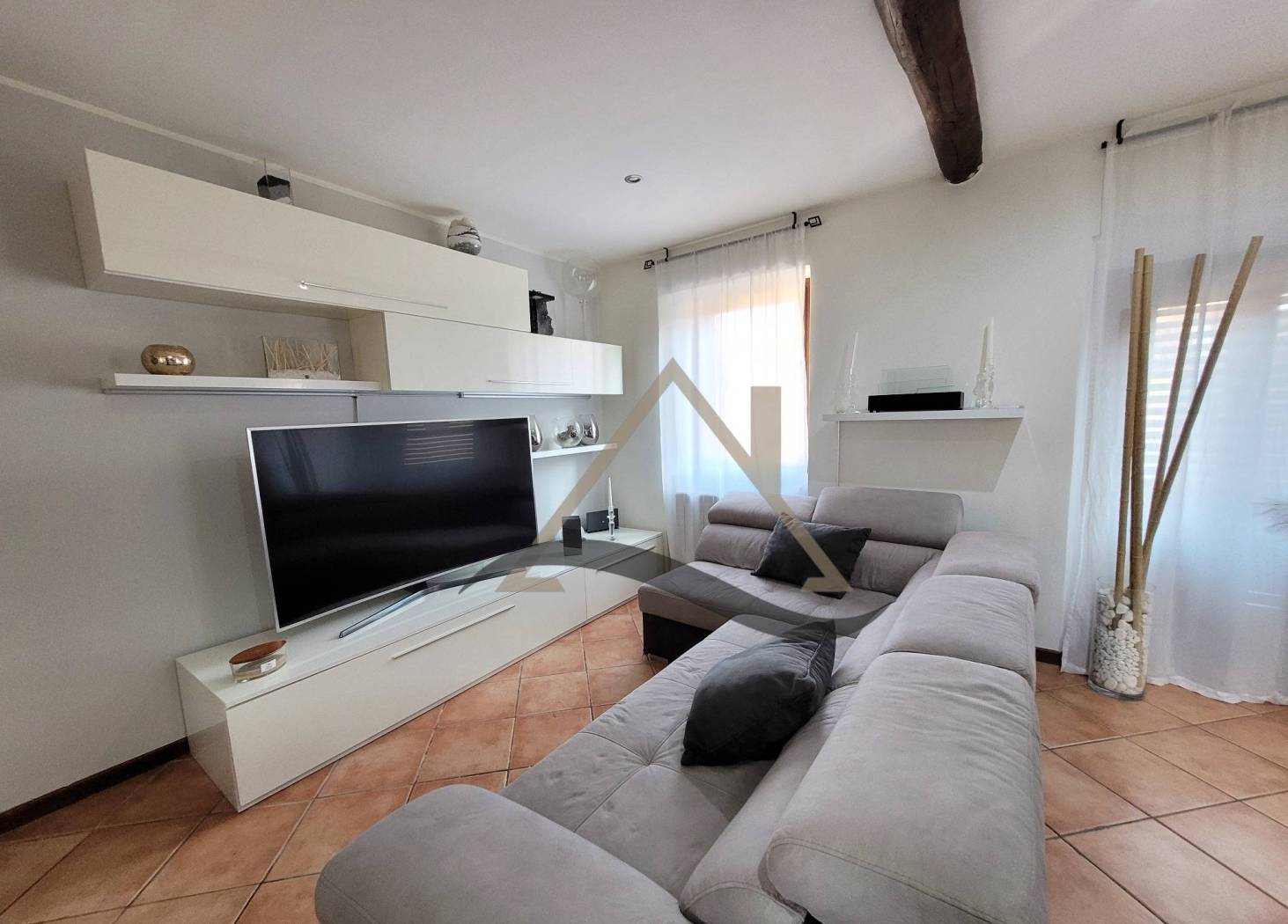 Trilocale via Roma, Villa Guardia