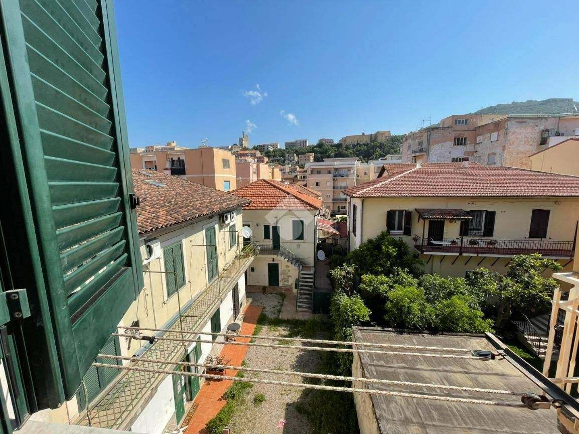 Trilocale via Due Pini 40, Centro, Terracina