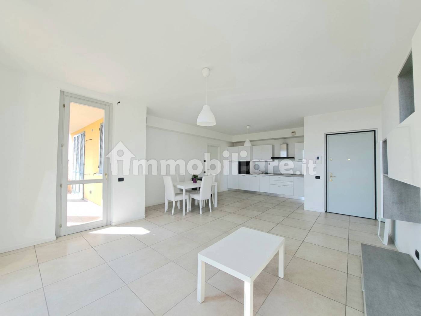 Bilocale piazza Roma, Solbiate, Solbiate con Cagno