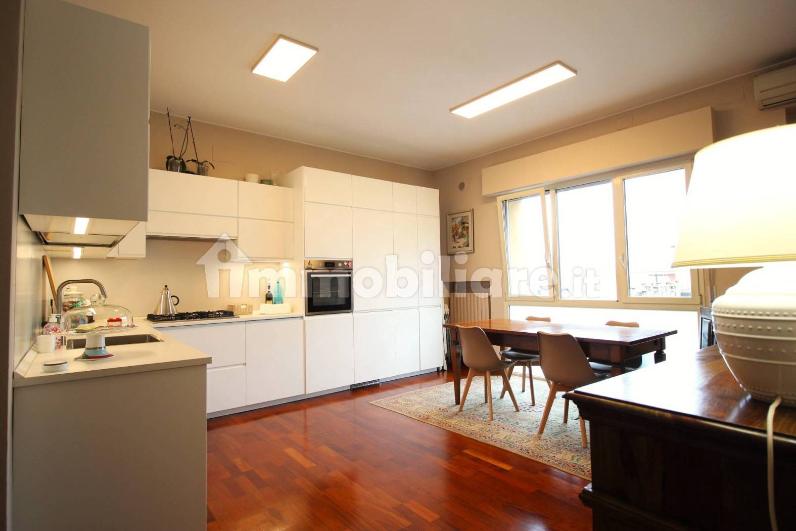 Trilocale piazza 1 Maggio 4, Piazza Salotto - Corso Umberto, Pescara