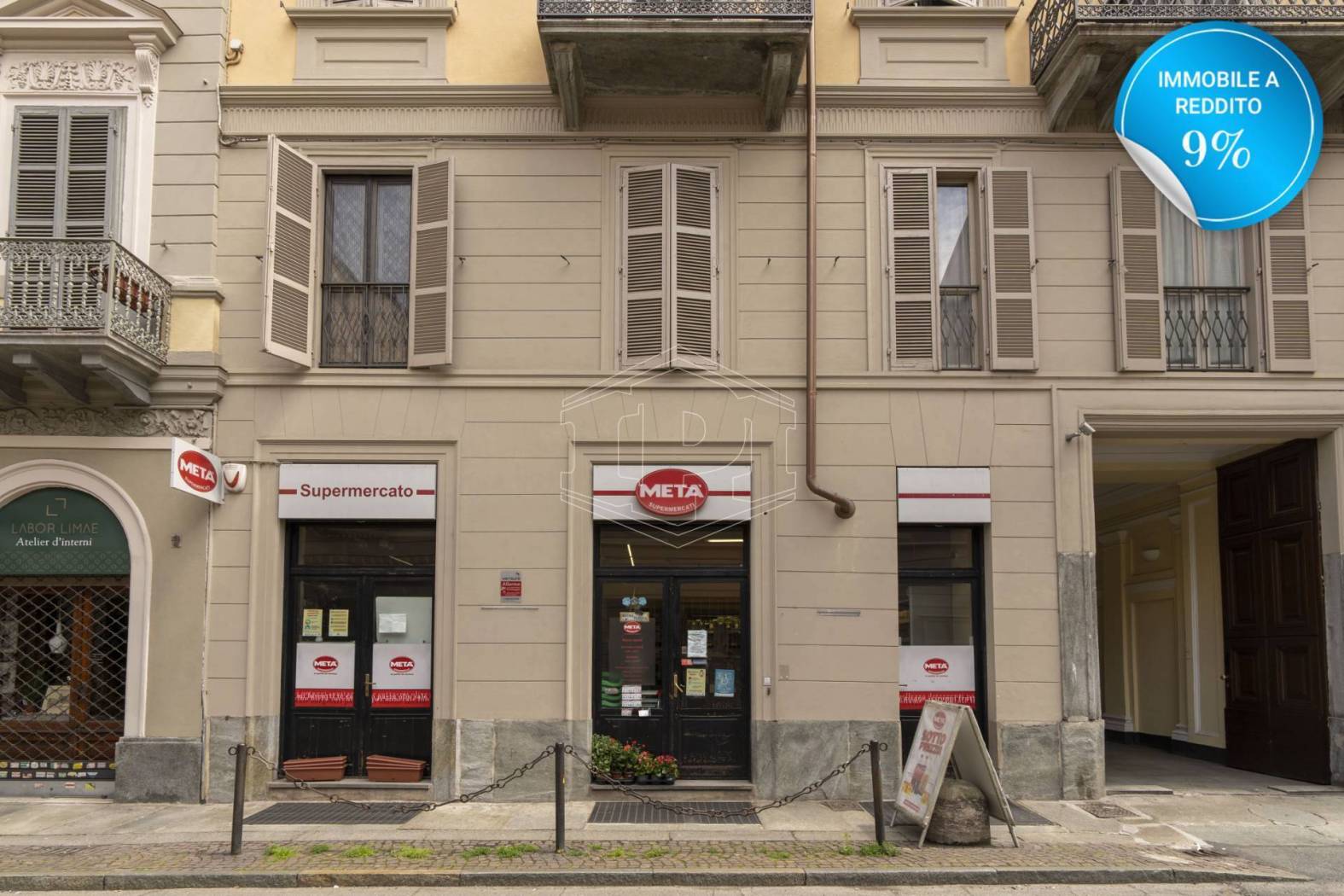 Locale commerciale in Vendita