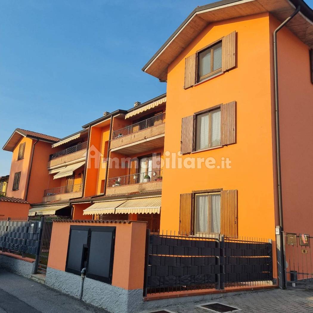 Bilocale via Giovanni Pascoli 8c, Centro, Crespiatica